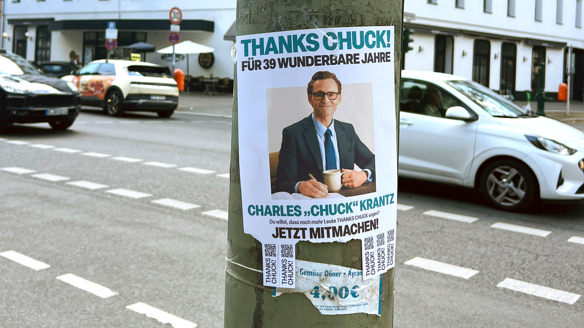 „THANKS CHUCK!“ - Was es mit der mysteriösen Botschaft auf sich hat